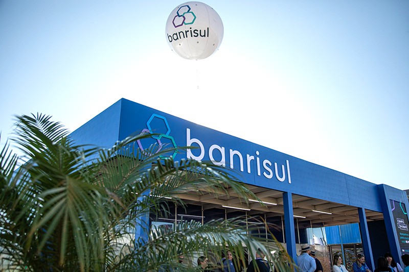 Concurso Banrisul: banca é contratada para edital com 100 vagas | Folha ...
