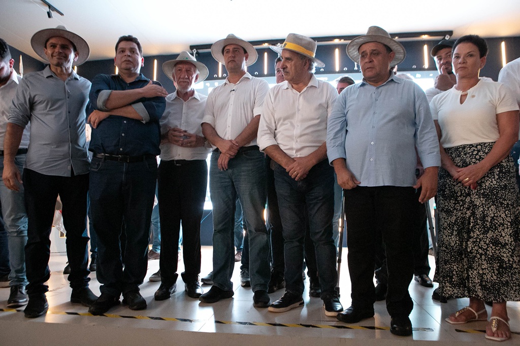 Concurso IDR PR: governador anuncia novo edital com 422 vagas | Folha ...